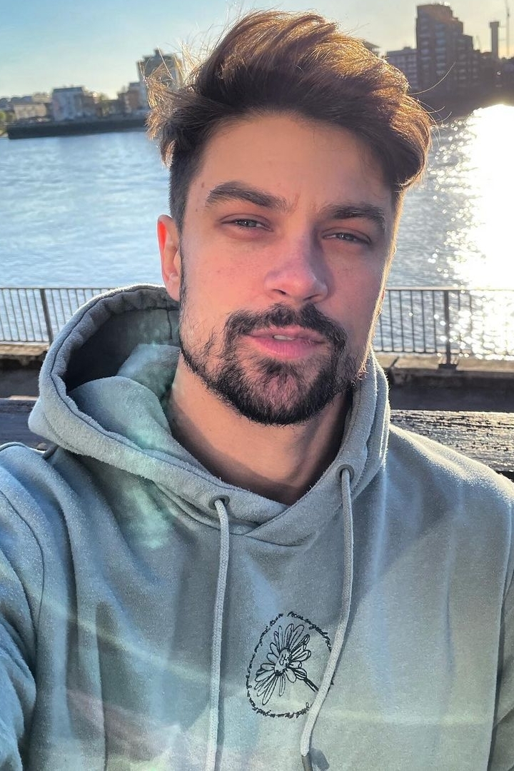 Raphael Sander Wiki, Biography, Age, Gallery, Spouse and more