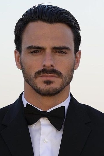 Benjamin Samat Wiki, Biography, Age, Gallery, Spouse and more