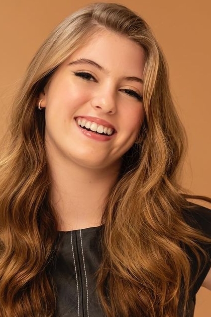 Lorena Queiroz Wiki, Biography, Age, Gallery, Spouse and more