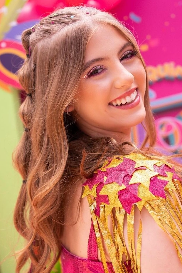 Lorena Queiroz Wiki, Biography, Age, Gallery, Spouse and more