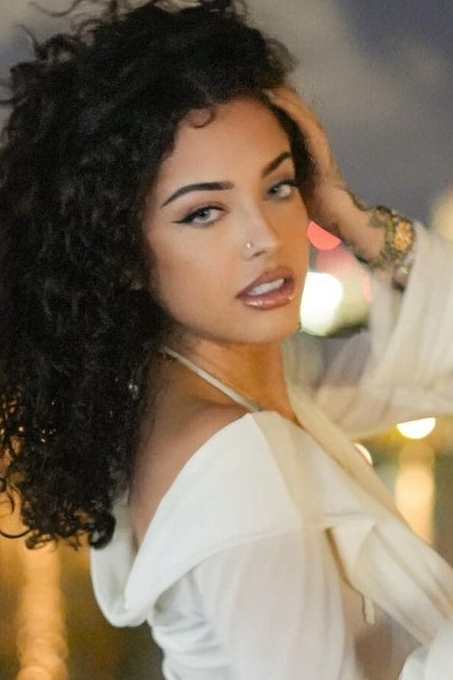 Malu Trevejo Wiki, Biography, Age, Gallery, Spouse and more