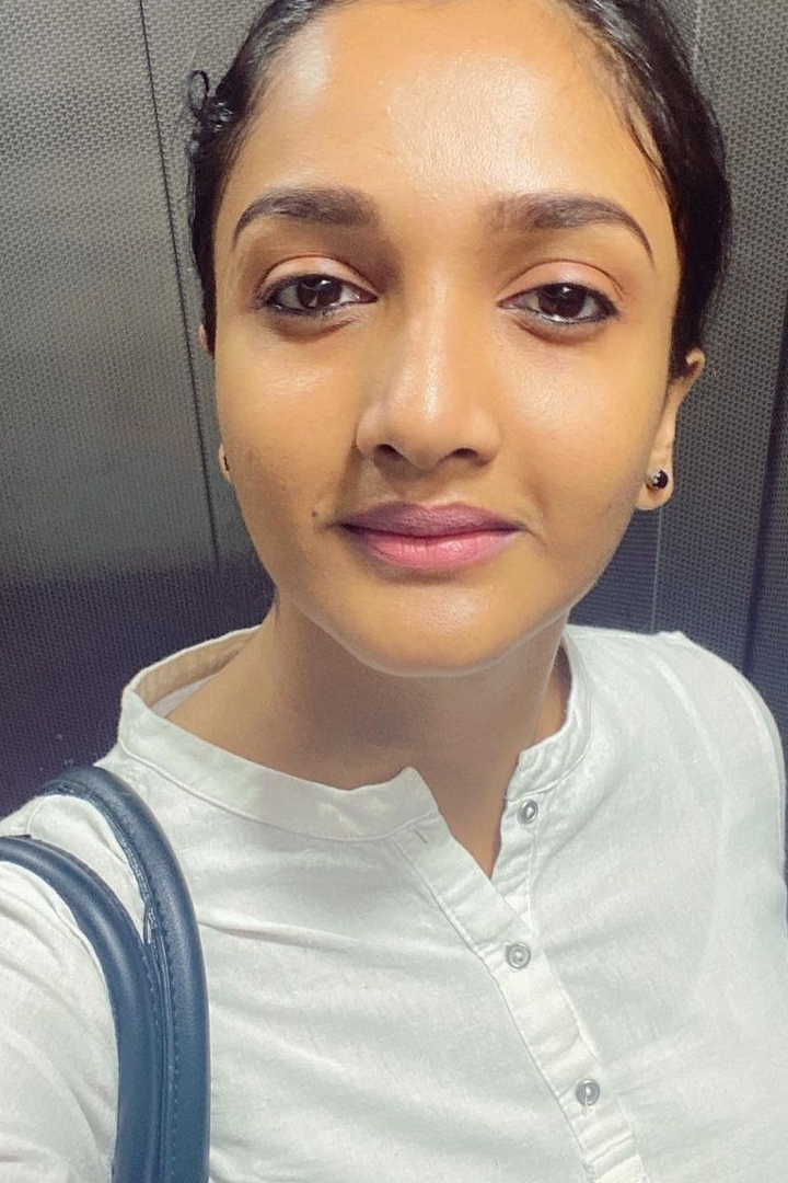 Surabhi Santosh Wiki, Biography, Age, Gallery, Spouse and more