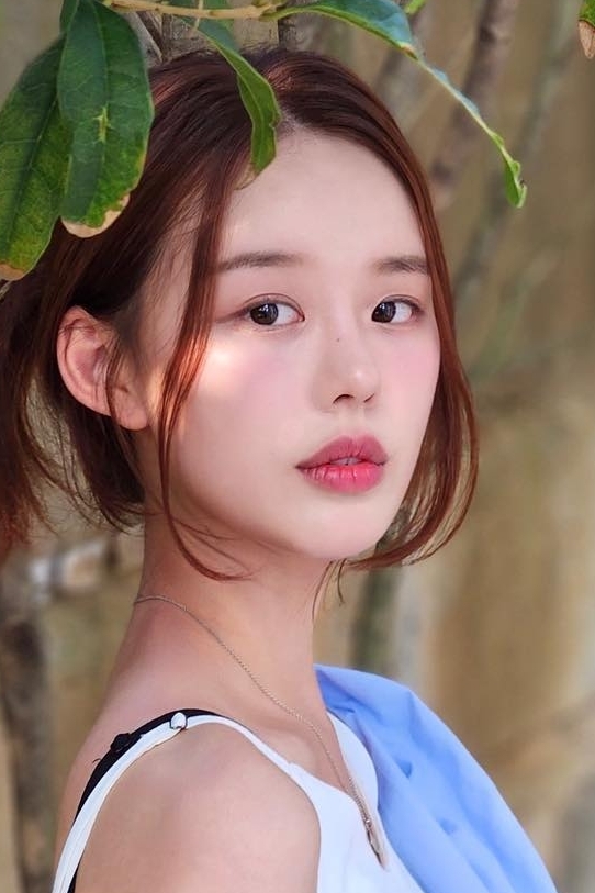 Lee Yoo-jin Wiki, Biography, Age, Gallery, Spouse and more