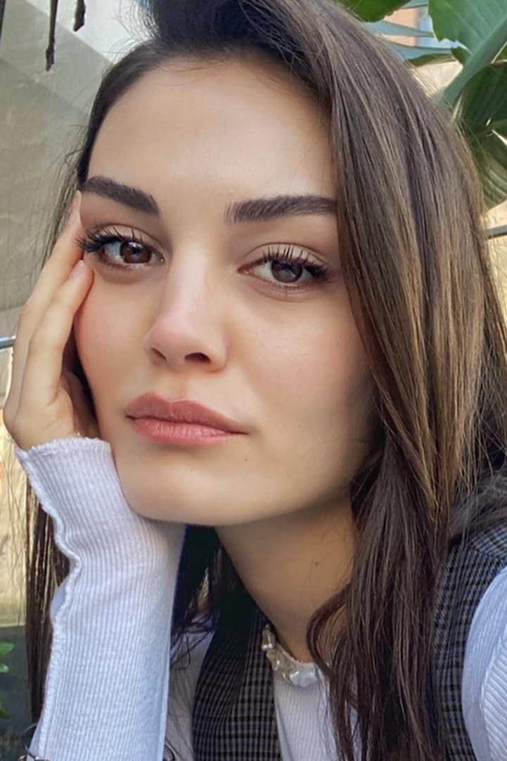 Belgin Şimşek Wiki, Biography, Age, Gallery, Spouse and more