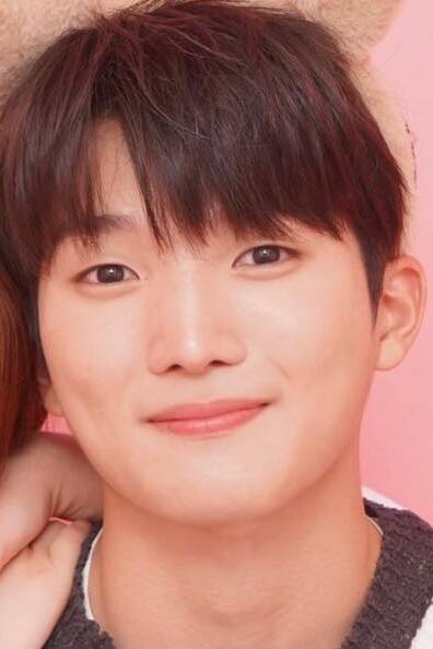 Choi Min-yeong Wiki, Biography, Age, Gallery, Spouse and more