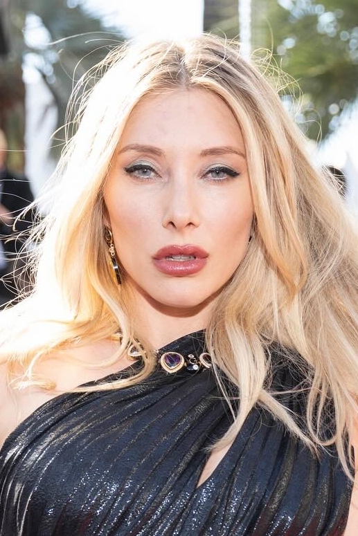 Alexandra Vino Wiki, Biography, Age, Gallery, Spouse and more