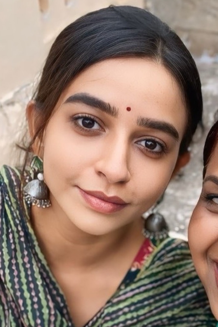 Divya Ganesh Wiki, Biography, Age, Gallery, Spouse and more