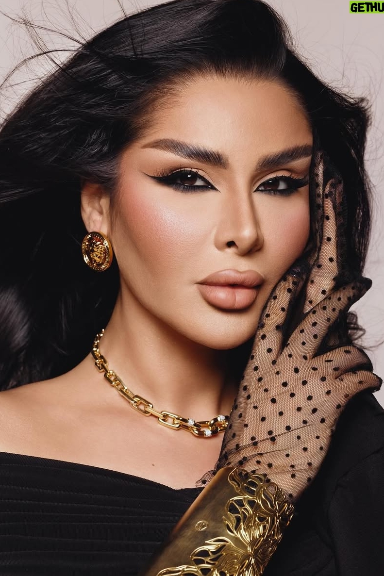 Donya Jahanbakht Wiki, Biography, Age, Photos, Spouse and more
