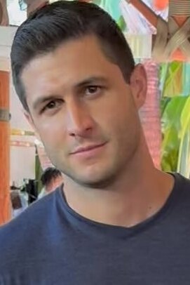 Roberto Portales Wiki, Biography, Age, Photos, Spouse and more