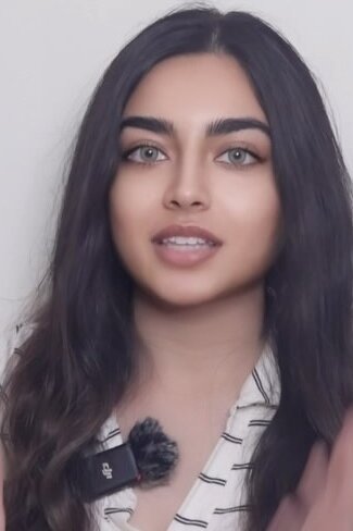 Zara Dar Wiki, Biography, Age, Photos, Spouse and more