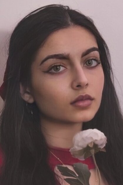 Zara Dar Wiki, Biography, Age, Photos, Spouse and more