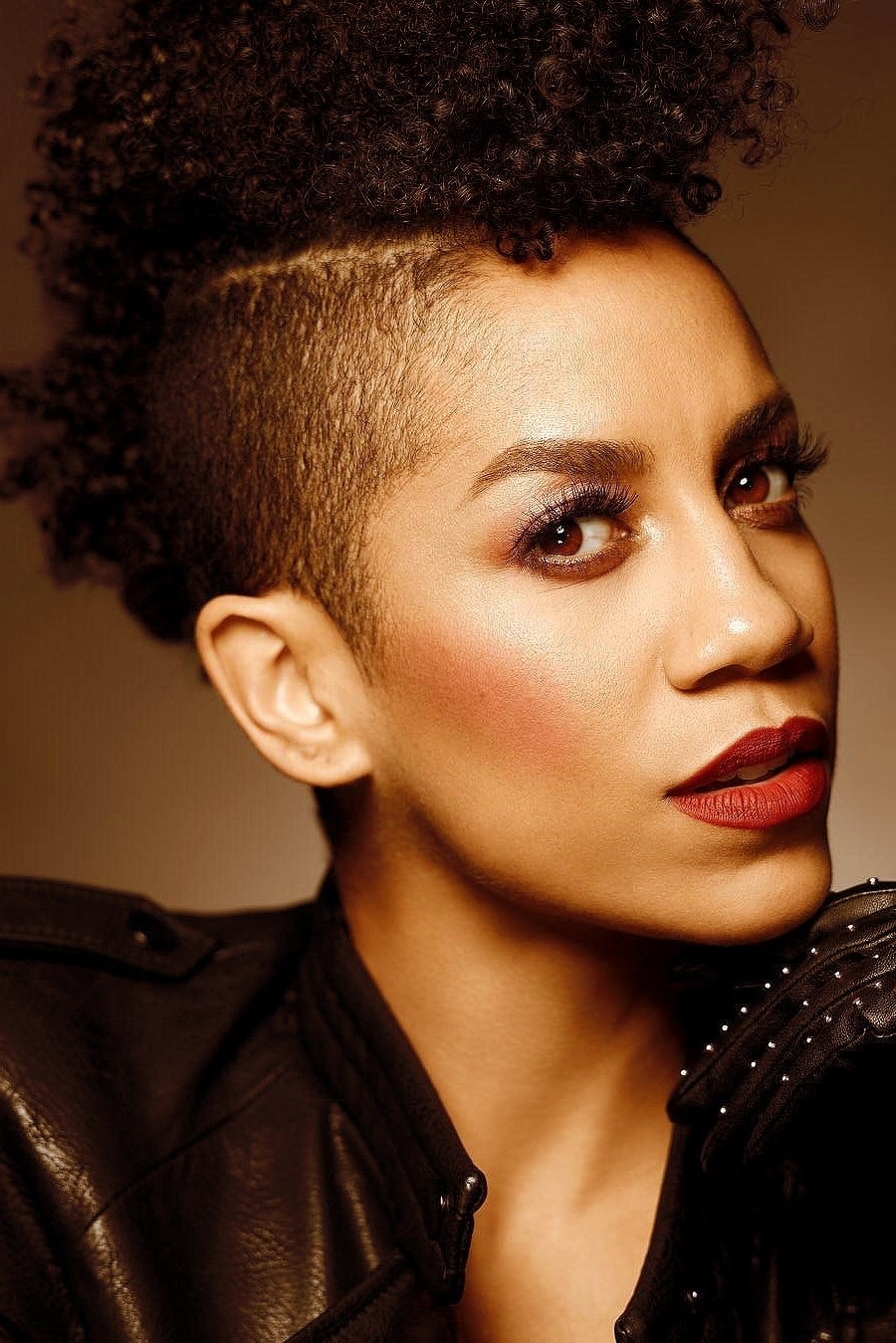 Dominique Tipper Wiki, Biography, Age, Gallery, Spouse and more