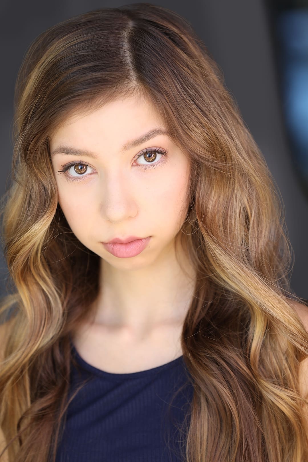 LuLu Lambros Wiki, Biography, Age, Gallery, Spouse and more
