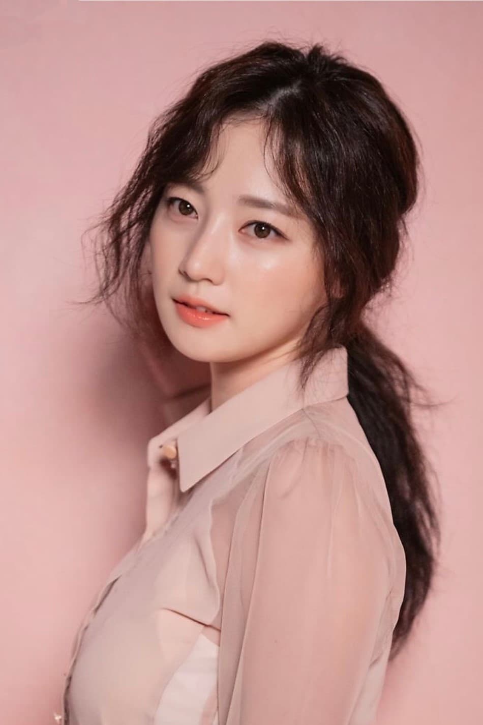 Song Ha-yoon Wiki, Biography, Age, Gallery, Spouse and more