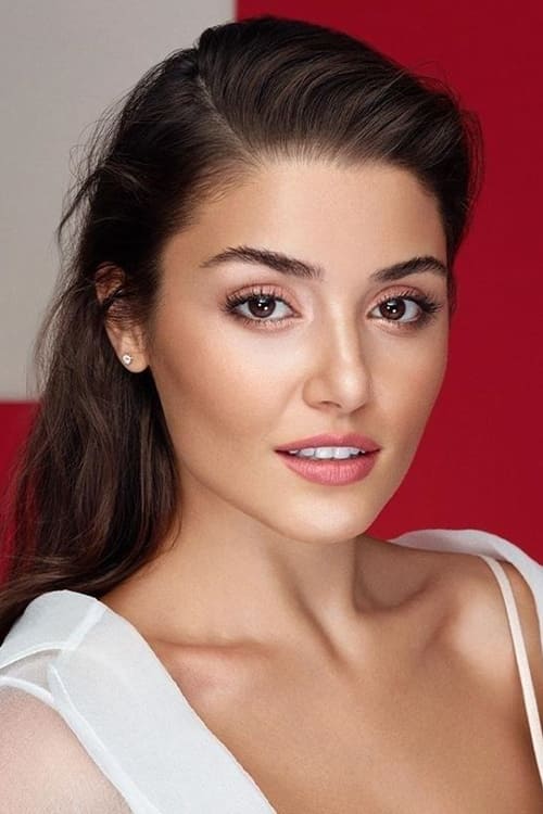 Hande Erçel Wiki, Biography, Age, Gallery, Spouse and more