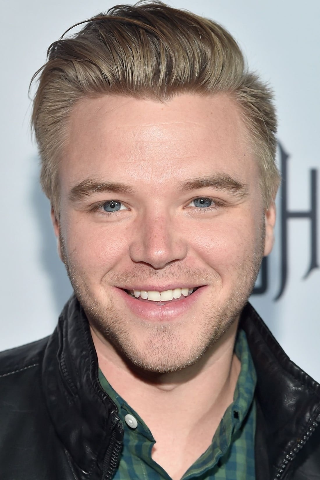 Brett Davern Wiki, Biography, Age, Gallery, Spouse and more