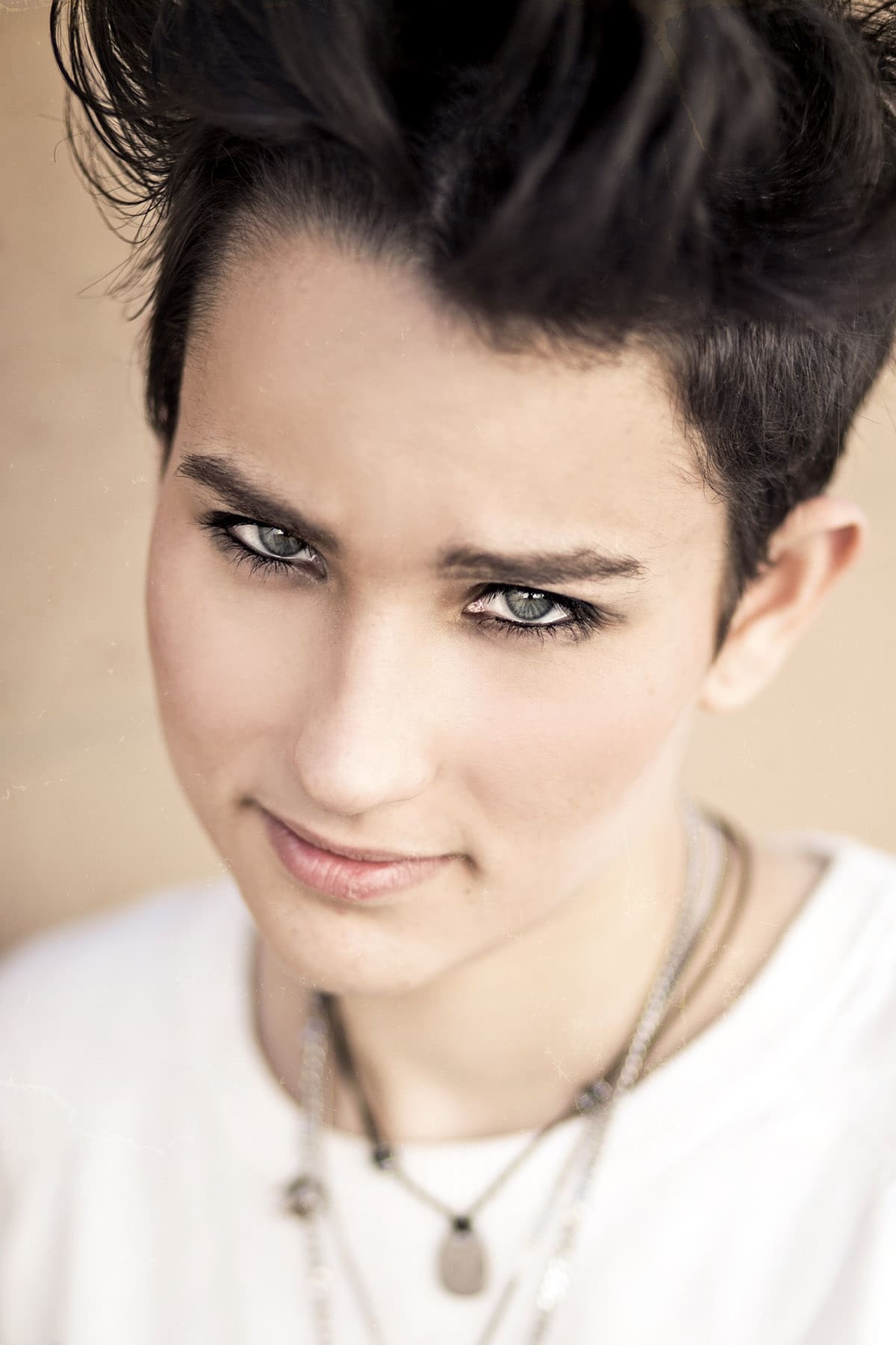 Bex Taylor-Klaus Wiki, Biography, Age, Photos, Spouse and more