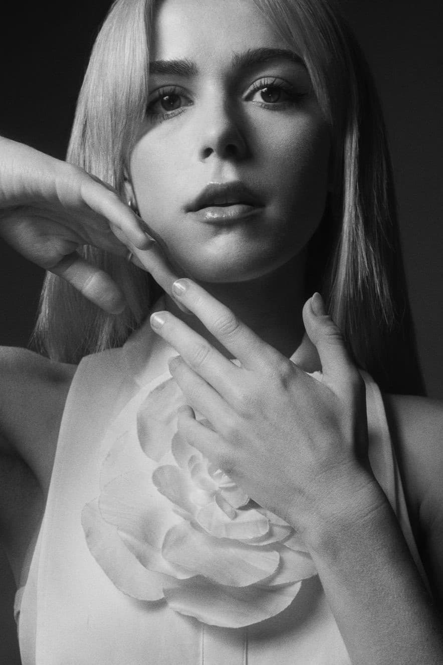 Kiernan Shipka Wiki, Biography, Age, Gallery, Spouse and more