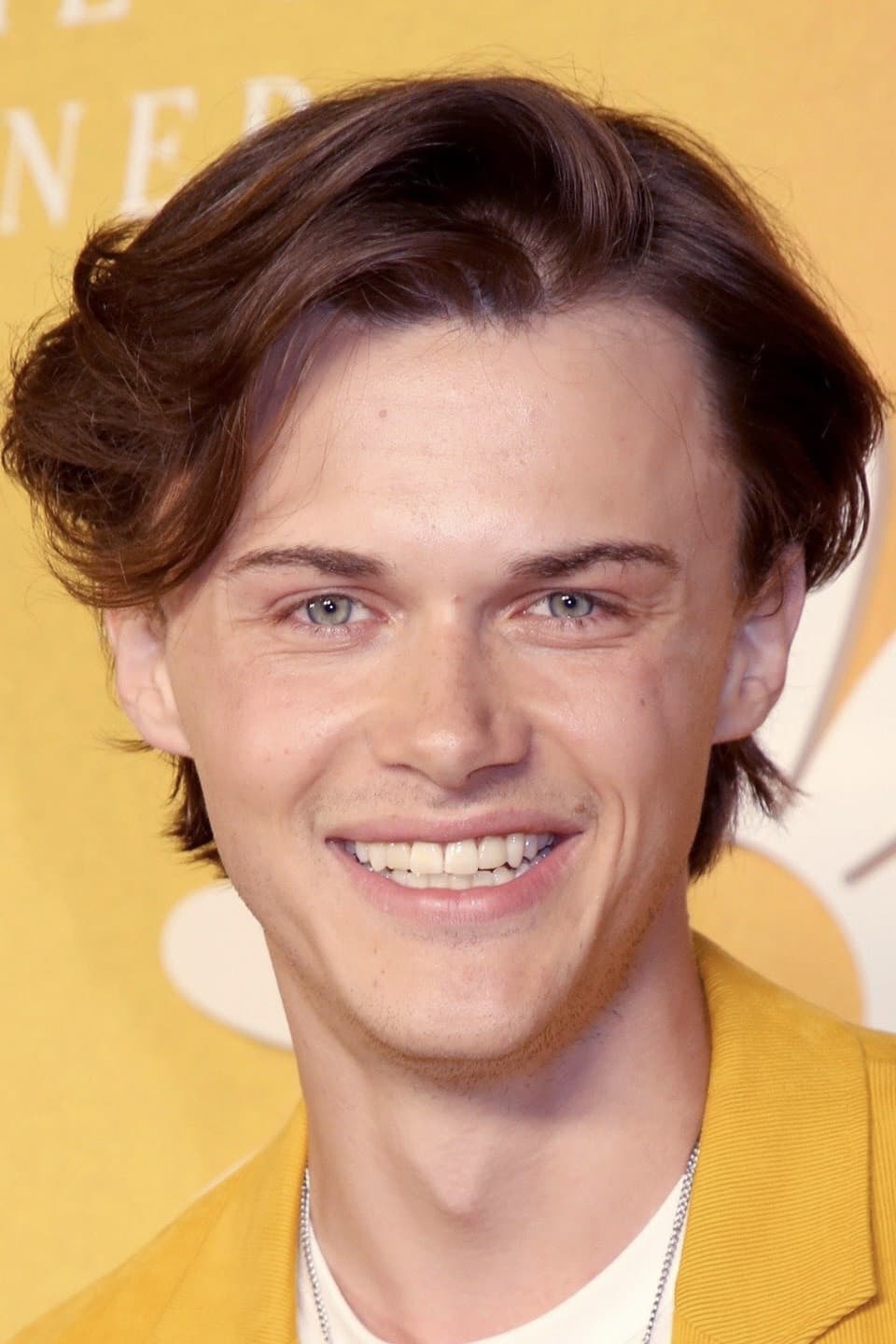 Christopher Briney Wiki, Biography, Age, Gallery, Spouse and more