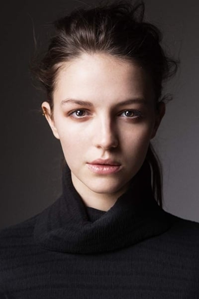 Ella Hunt Wiki, Biography, Age, Gallery, Spouse and more