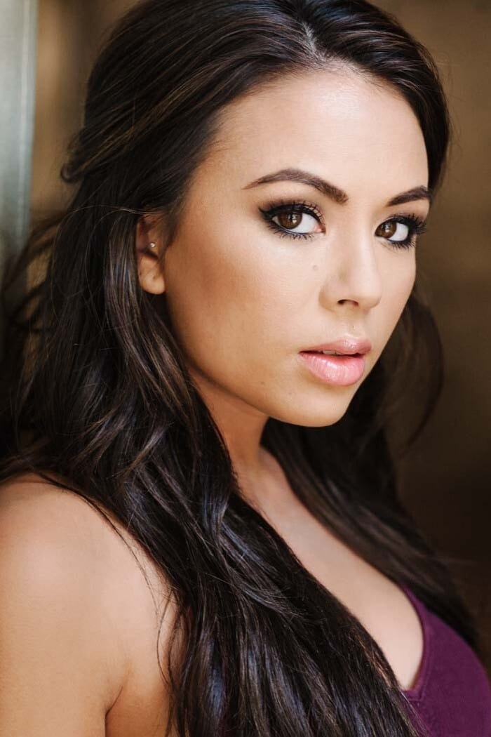 Janel Parrish Wiki, Biography, Age, Gallery, Spouse and more