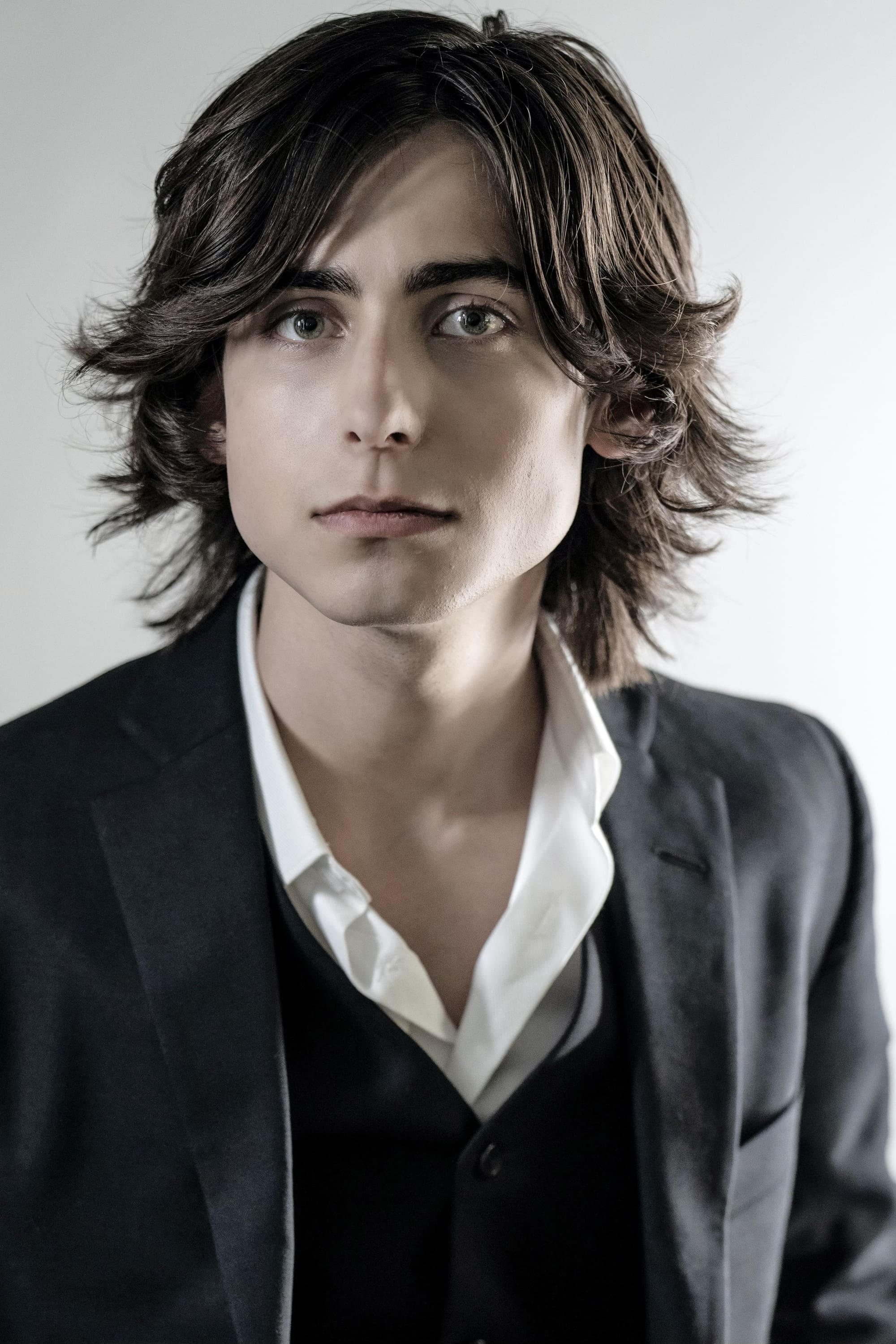 Aidan Gallagher Wiki, Biography, Age, Gallery, Spouse and more