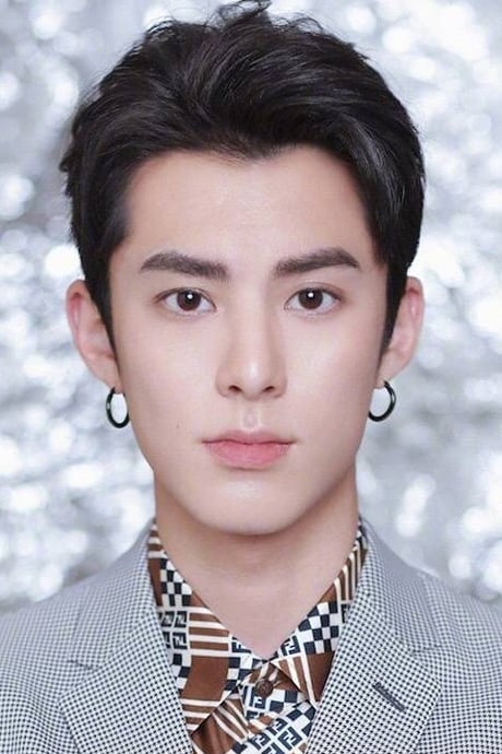 Dylan Wang Wiki, Biography, Age, Gallery, Spouse and more