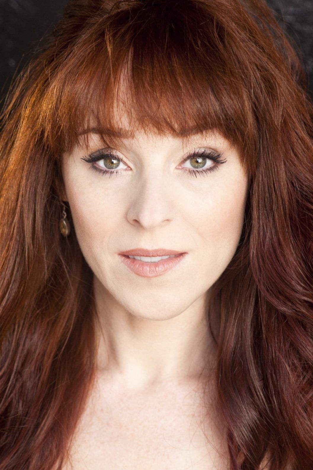 Ruth Connell Wiki, Biography, Age, Gallery, Spouse and more