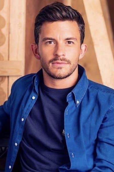 Jonathan Bailey Wiki, Biography, Age, Gallery, Spouse and more