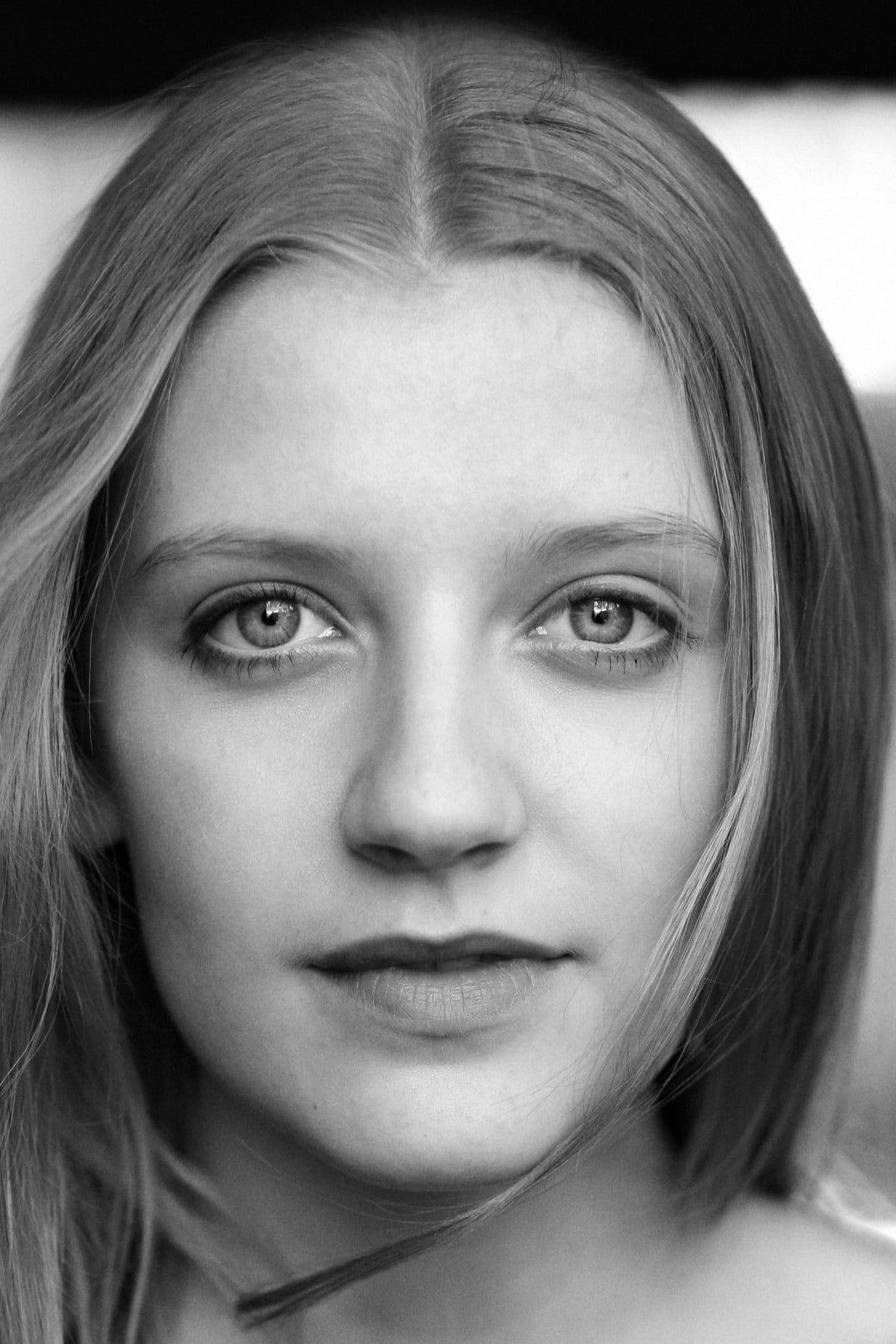 Poppy Lee Friar Wiki, Biography, Age, Gallery, Spouse and more