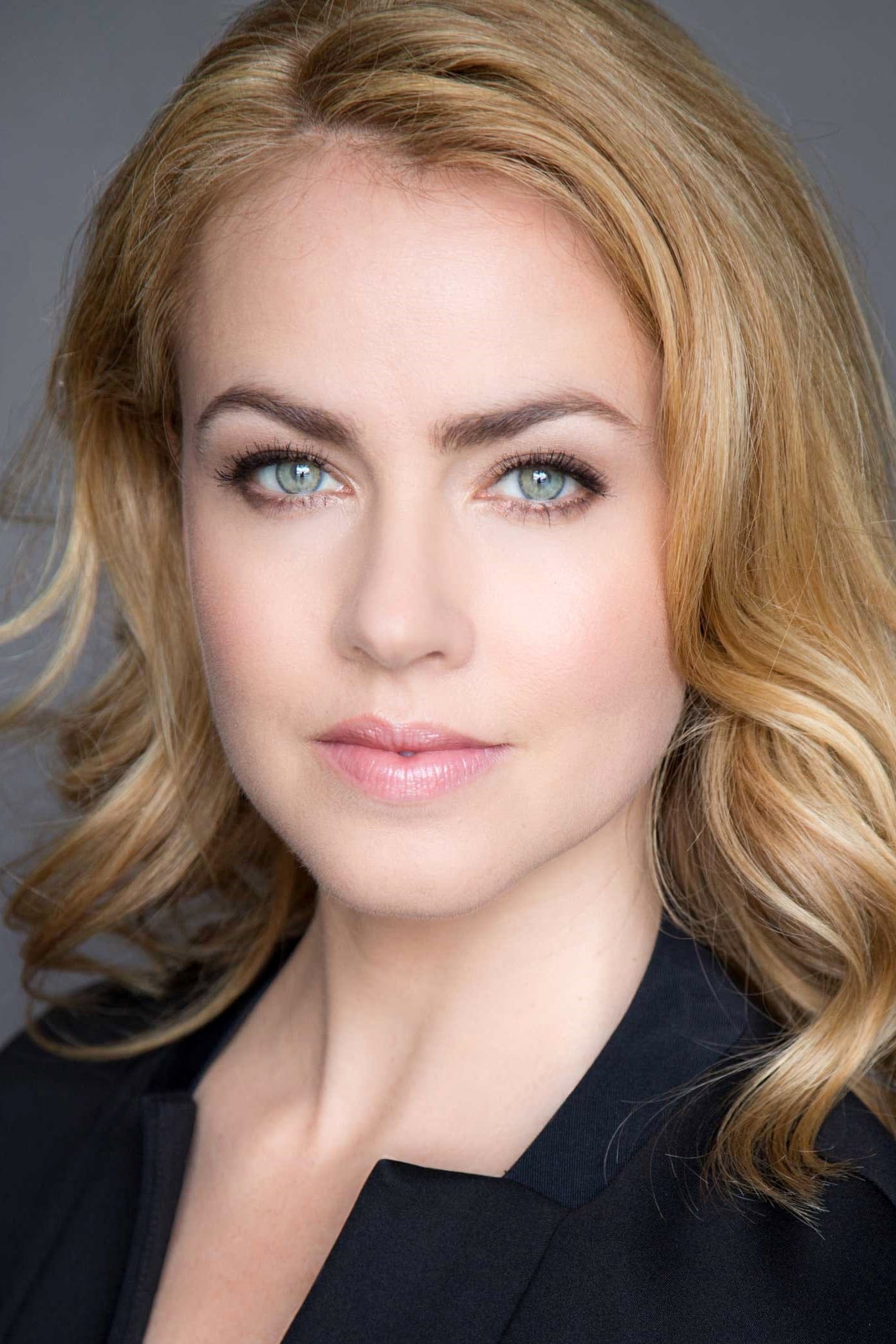 Amanda Schull Wiki, Biography, Age, Gallery, Spouse and more