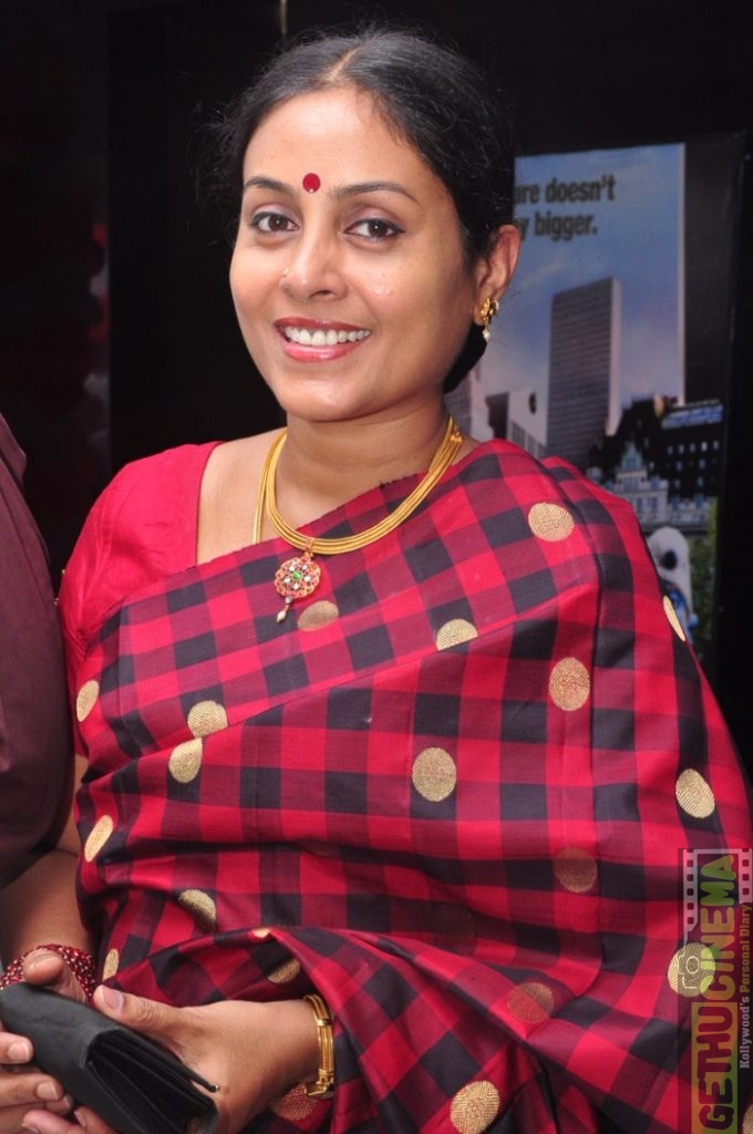 Actress Saranya Ponvannan Gallery - Gethu Cinema