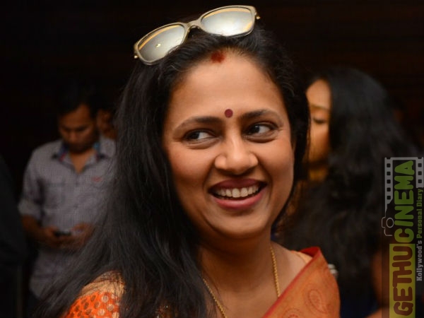 Actress Lakshmi Ramakrishnan Gallery - Gethu Cinema