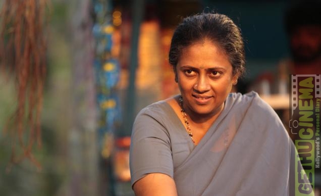 Actress Lakshmi Ramakrishnan Gallery - Gethu Cinema