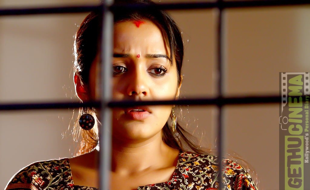 Actress Ananya Gallery | Gethu Cinema