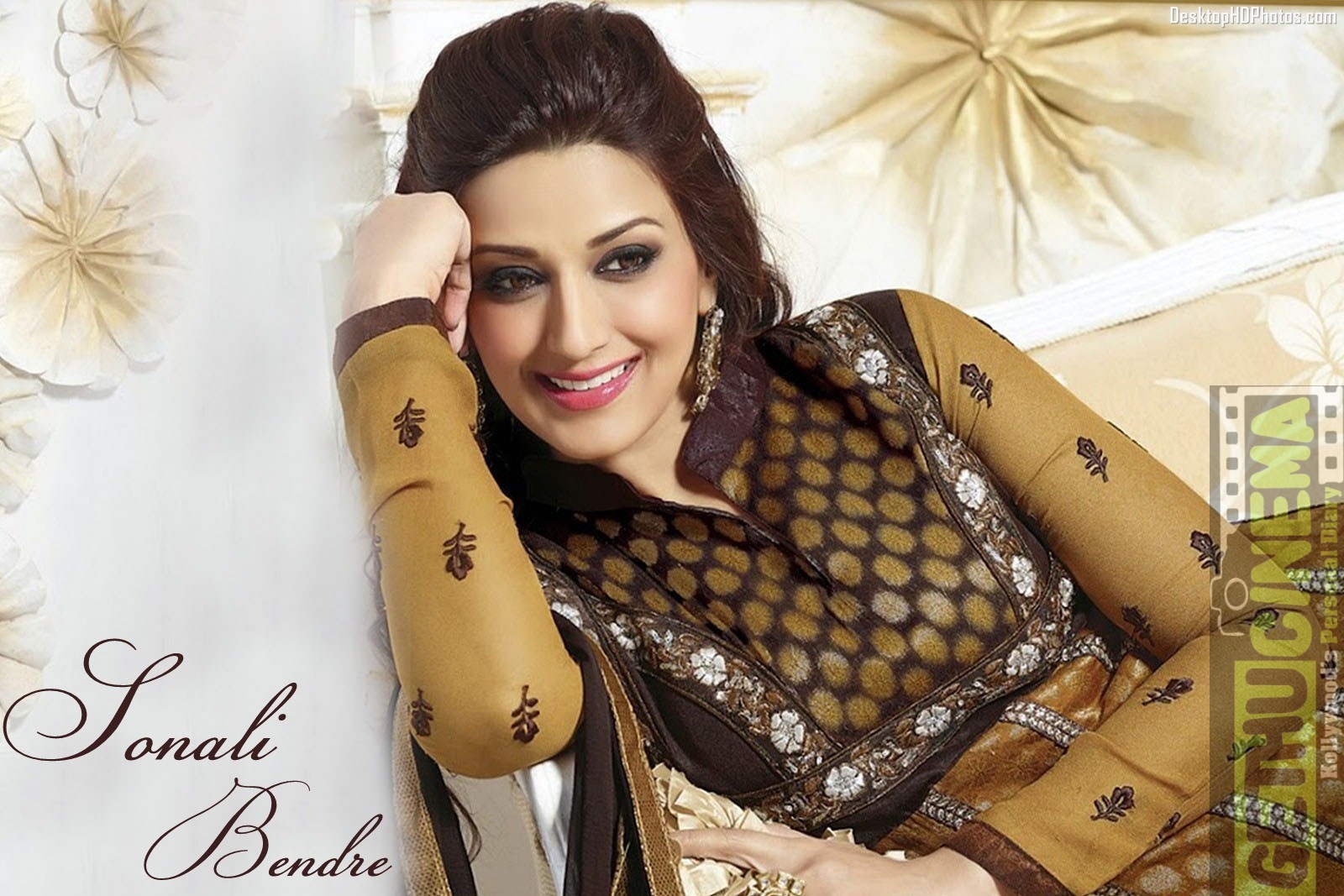 Actress Sonali Bendre Gallery | Gethu Cinema