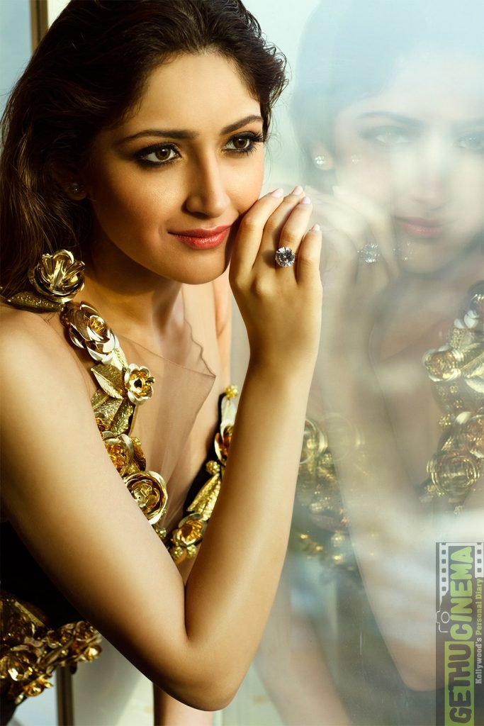 Sayyeshaa aka Sayesha Saigal Latest Cute HD Photo Shoot - Gethu Cinema
