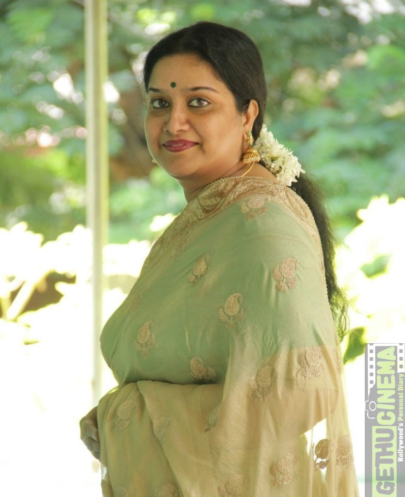 Actress Tulasi Shivamani Gallery - Gethu Cinema