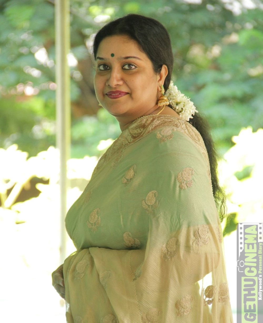 Actress Tulasi Shivamani Gallery - Gethu Cinema