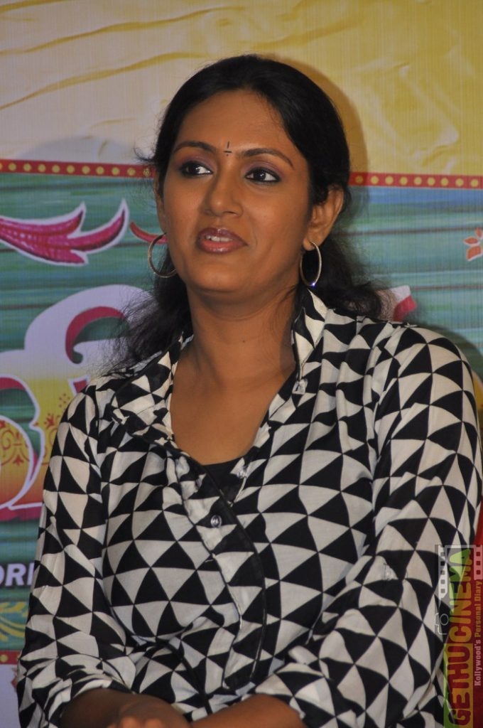 Actress Devadarshini Gallery - Gethu Cinema