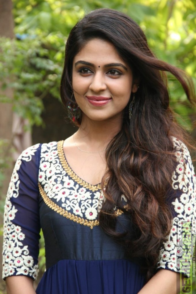 Actress Malavika Wales Gallery | Gethu Cinema