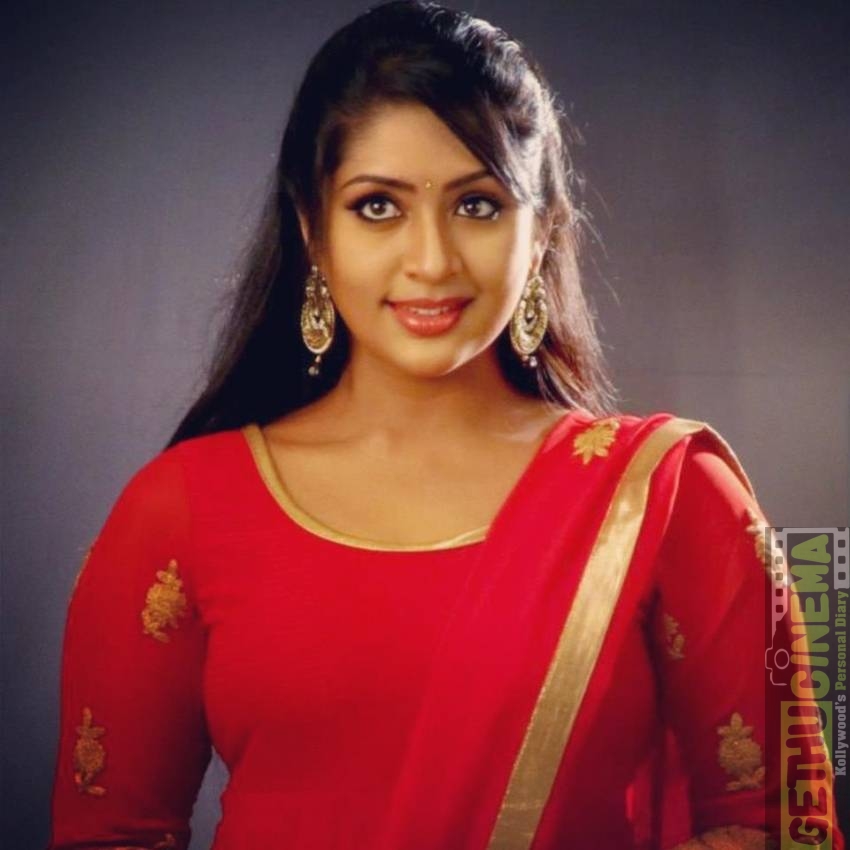 Actress Dhanya Veena / Navya Nair Gallery | Gethu Cinema