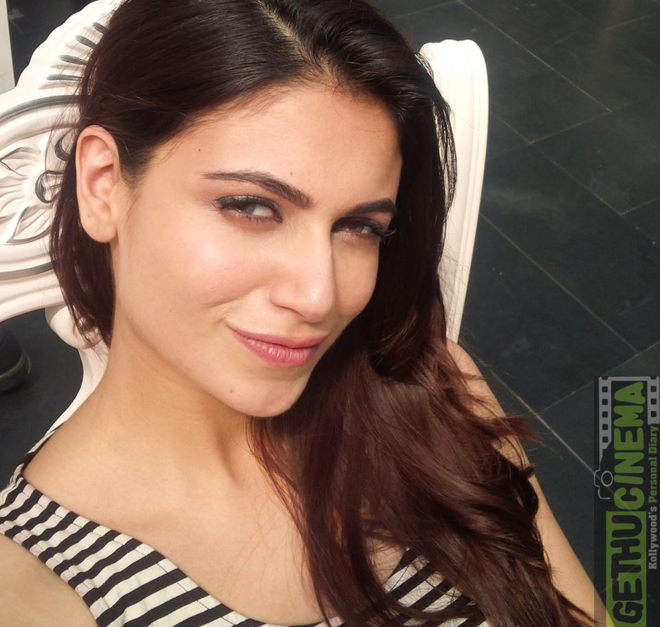 Actress Simran Kaur Mundi gallery | Gethu Cinema