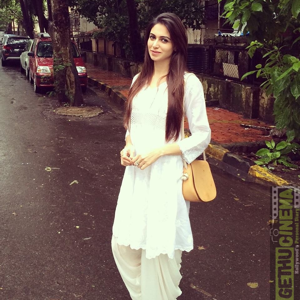 Simran Kaur Mundi (9) | Gethu Cinema