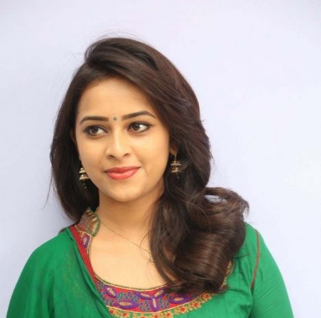 Actress Sri Divya Latest Gallery - Gethu Cinema