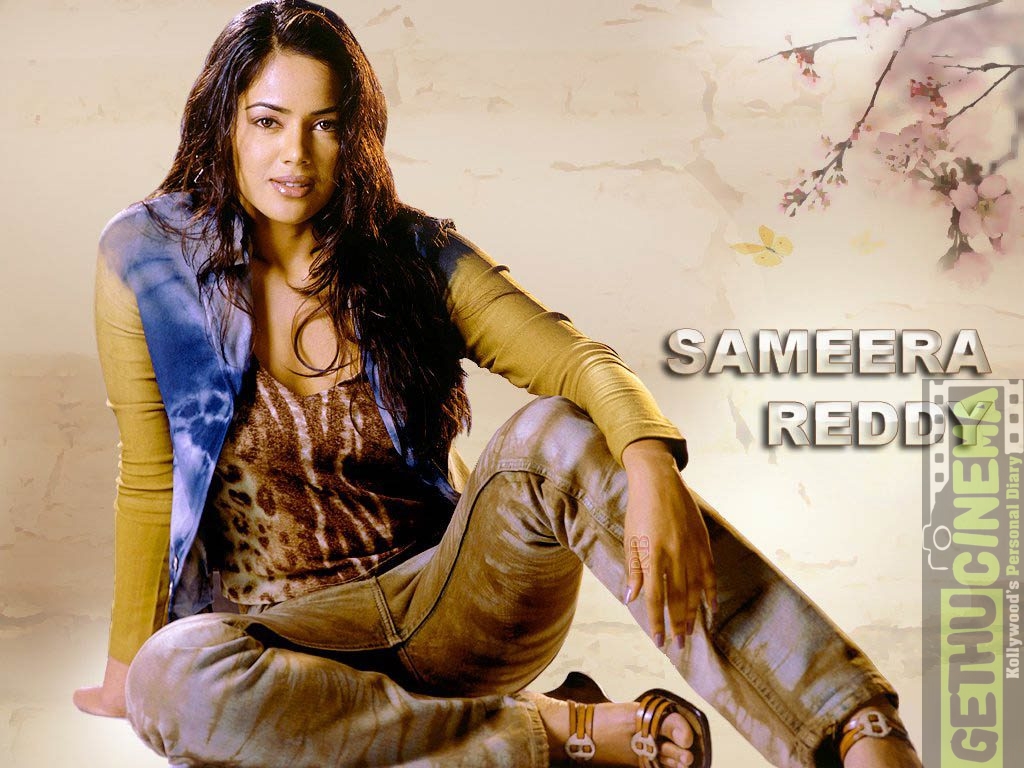 Actress Sameera Reddy Gallery | Gethu Cinema