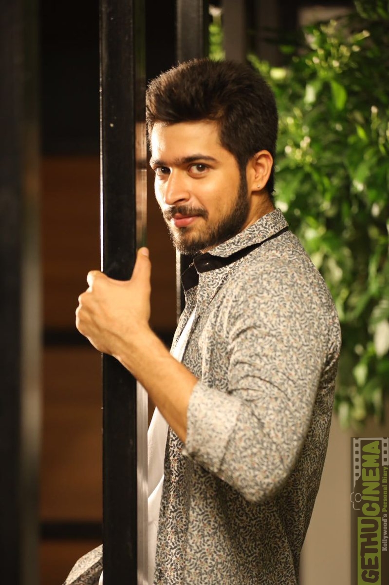 Actor Harish Kalyan latest gallery | Gethu Cinema