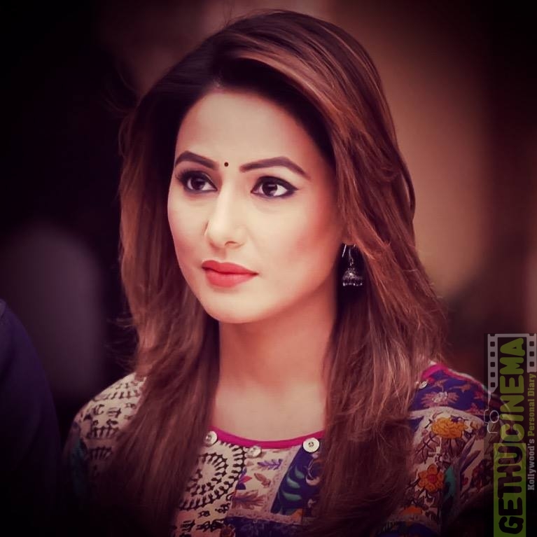 Serial Actress Hina Khan gallery - Gethu Cinema