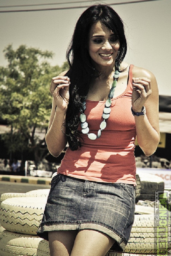 TV Sports Journalist Mayanti Langer hot gallery - Gethu Cinema