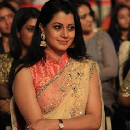 Actress Reenu Mathews cute gallery | Gethu Cinema